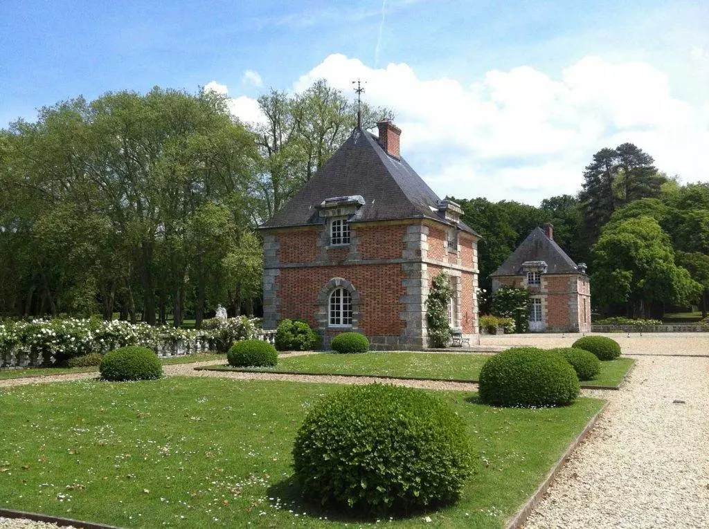 Courances, a charming French castle near Paris